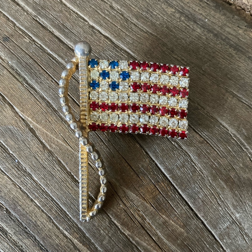 Rafaella Vintage Rhinestone American Flag Brooch - Gem